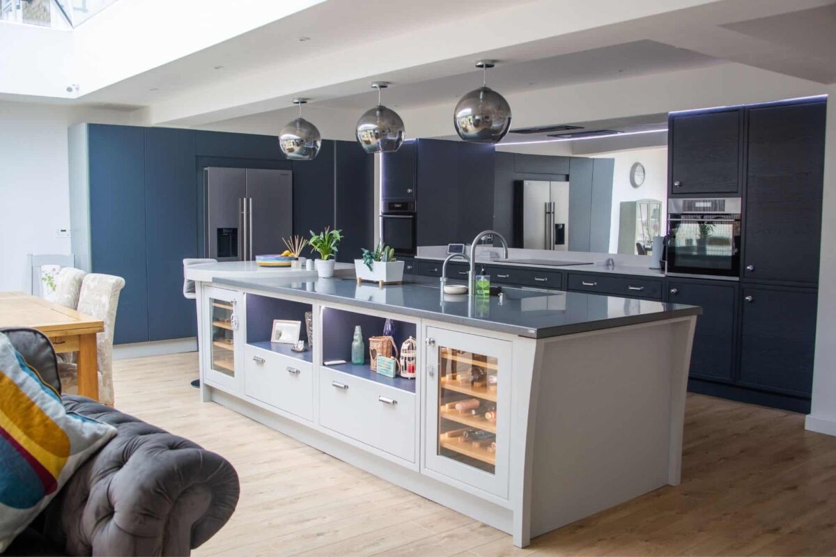 The Perks of A Modern Handleless Kitchen - Anderson Sinclair